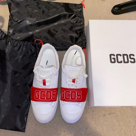 GCDS | Shoes | Gcds Logo Leather Sneakers W Calfskin Band | Poshmark